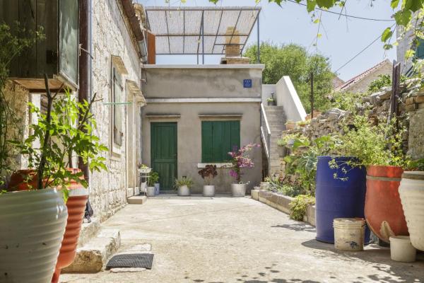 Holiday House With A Parking Space Okljucna, Vis - 14875 - Comisa