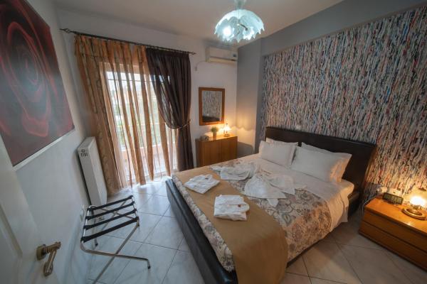 Stella's Home - Cyclades