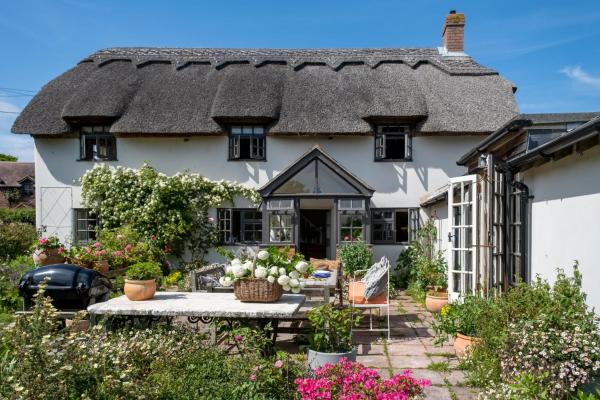 Thatched Hat Cottage - Lyndhurst, UK