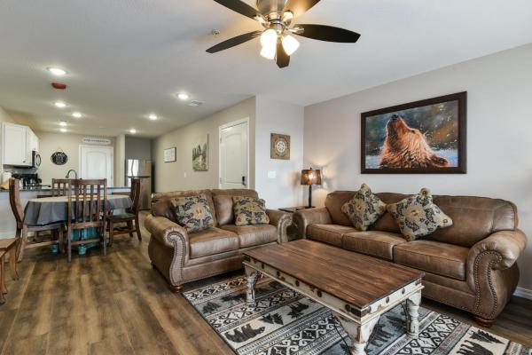 Mystic Cove Condo - Pool - Perfect Location!! - Table Rock Lake