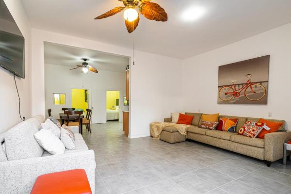 2 Br/ 1 Ba Home, Sleeps 10, 1 Min Walk To Rosarito Beach - Rosarito
