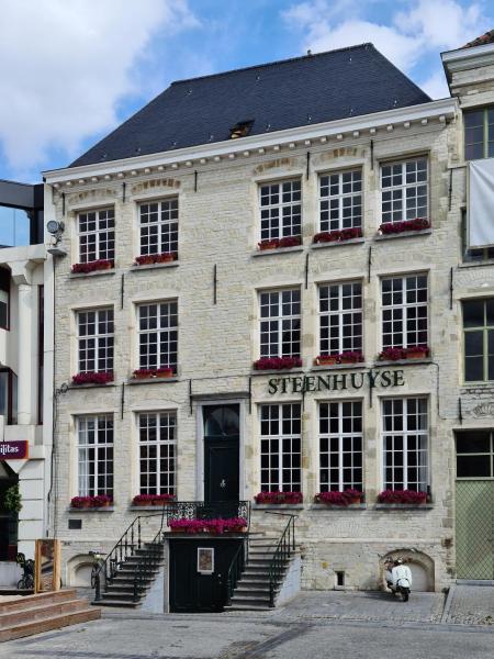 Hotel Restaurant Steenhuyse - Flobecq