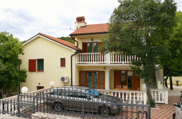 Apartments With Parking Space Povile, Novi Vinodolski - 2398 - Klenovica
