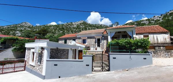 Holiday House With A Parking Space Milovac, Paklenica - 15168 - Starigrad