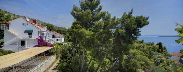 Apartments By The Sea Zavala, Hvar - 2986 - Jelsa
