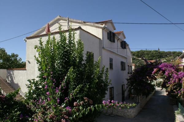 App3 (2+2) Ground Floor (4 Persons) - Milna