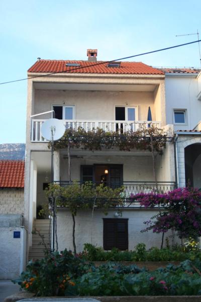 Apartments With Parking Space Bol, Brac - 2884 - Bol