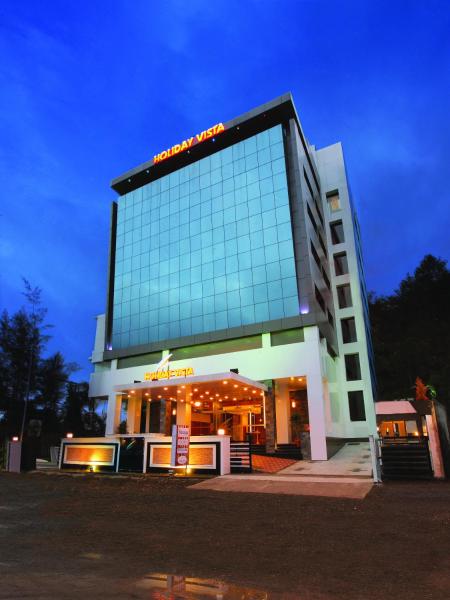 Holiday Vista Thekkady A Premium Hotel Near Periyar Wild Life Sanctuary With Sky View Pool - Idukki