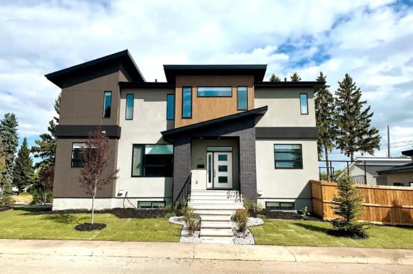 Bright Modern Home - King Bed - Free Parking - Fireplace - Fast Wi-fi - Free Netflix - Edmonton