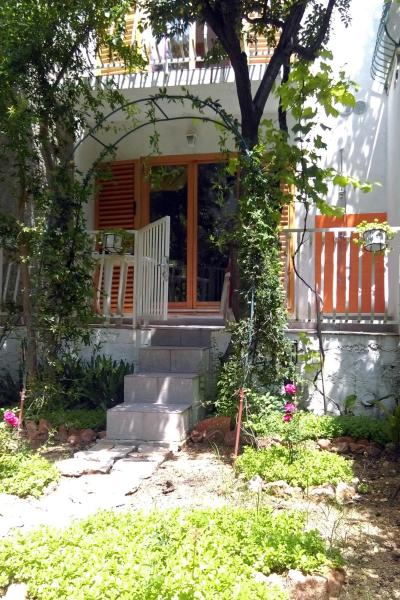 Apartments With Parking Space Bol, Brac - 4658 - Bol