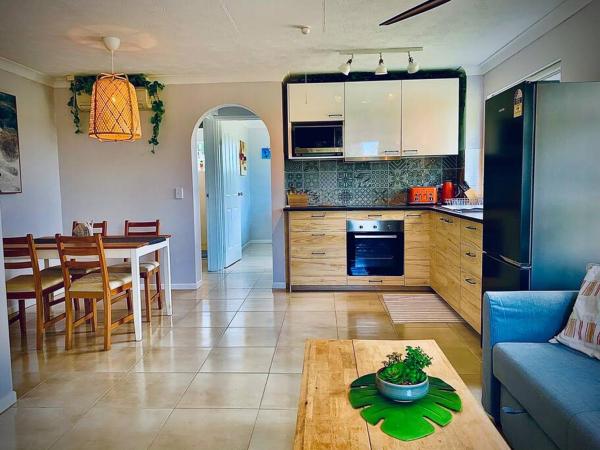 Broadbeach, Stylish Apartment Close To Everything - Broadbeach