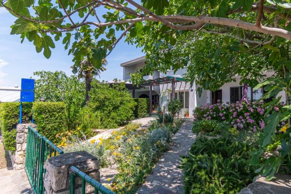 Apartments By The Sea Punat, Krk - 5351 - Punat