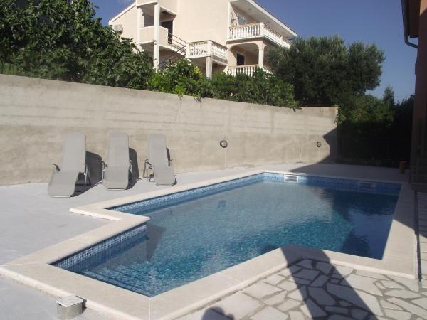 Apartments With Swimming Pool Novi Vinodolski - 5479 - Klenovica