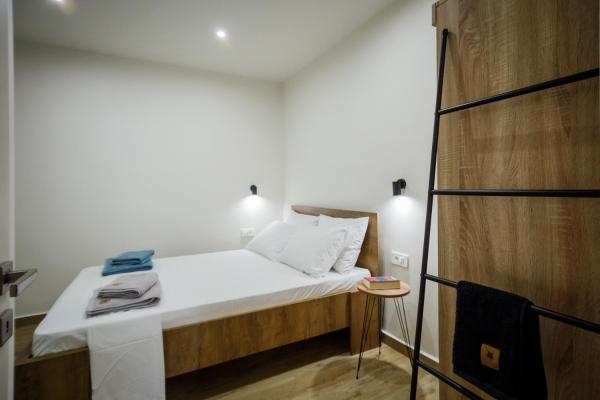 Central Corner Apts - Charming Apartments For 3 In The Heart Of The City Perfect For Memorable Summer Experiences By Villa Mana Gers - Zakinthos