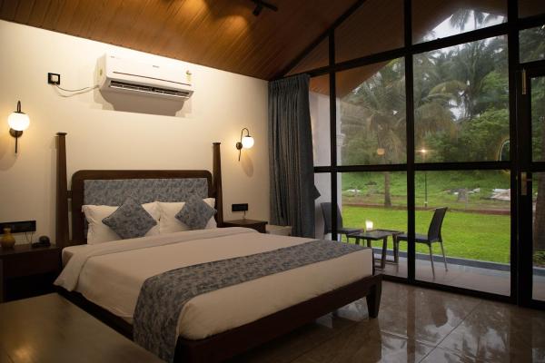 White Sand Beach Resort - Diveagar