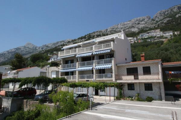 Apartments With A Parking Space Pisak, Omis - 5154 - Brač