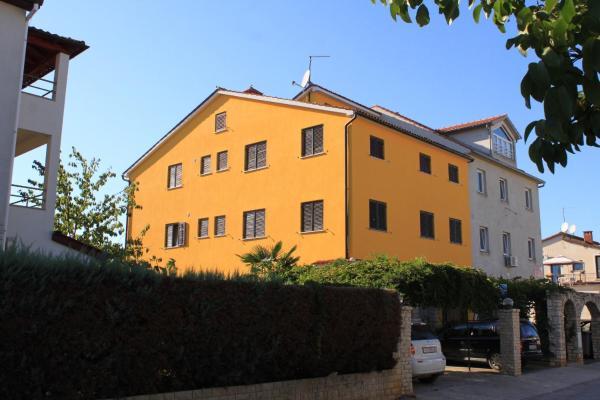 Apartments With Parking Space Fazana - 7234 - Pula