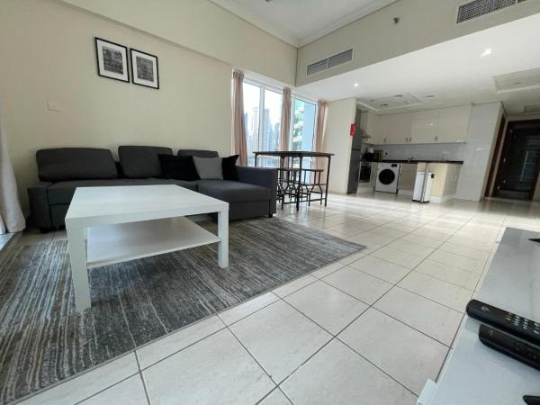 Spacious 1 Bedroom Apartment In Jlt - Dubai