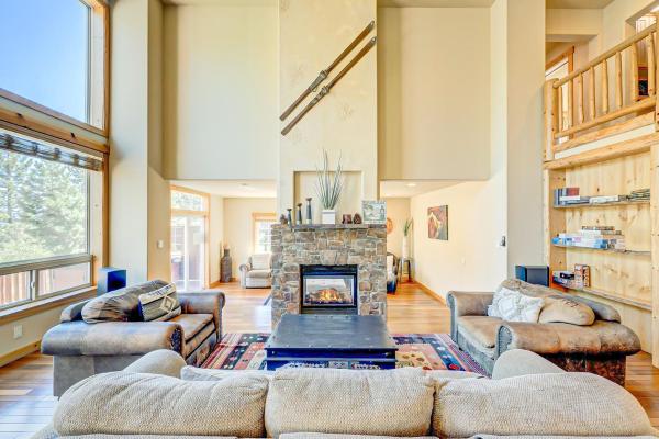 Stockholm Luxury Retreat - Truckee, CA