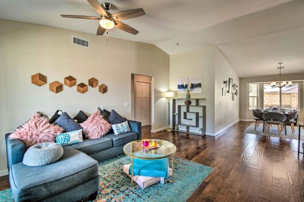 Stylish Glendale Home With Private Yard And Patio - Glendale
