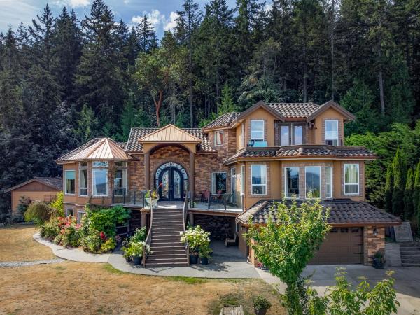 Castle In The Sky - Chemainus