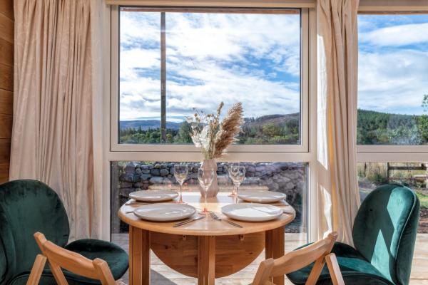 Alba - Charming Boutique Forest View Cabin With Hot Tub In Ballater - Ballater