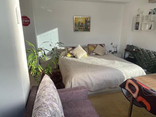 Studio Meublé à Tanger, 3mn De La Plage à Pied. - Tangier