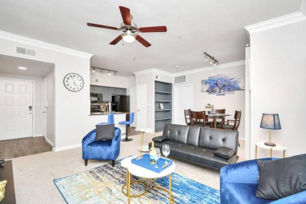 The Royal Suite - Houston, TX