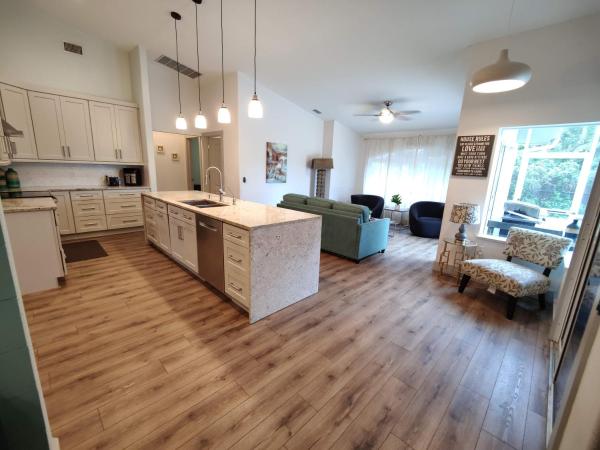 Spacious Oasis Updated Home 3 Bed 2 Bath -7 Min To Nokomis Beach - Venice, FL