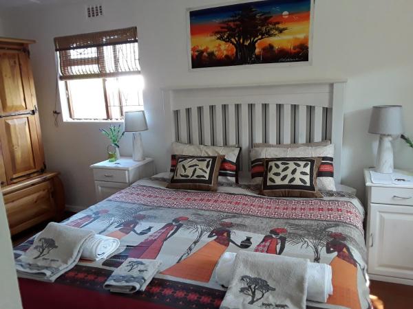Mona's Risibiki - Kleinmond