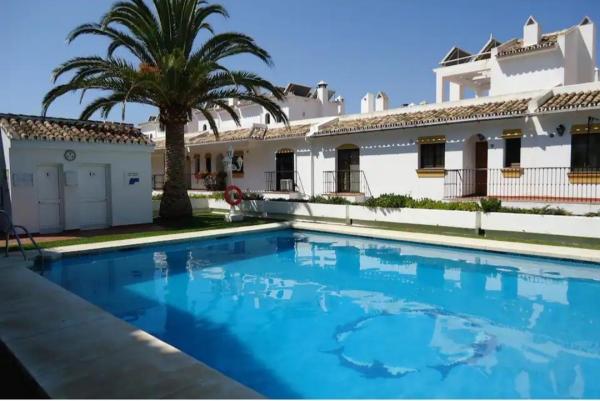 Apartamento Con Piscina - Fuengirola
