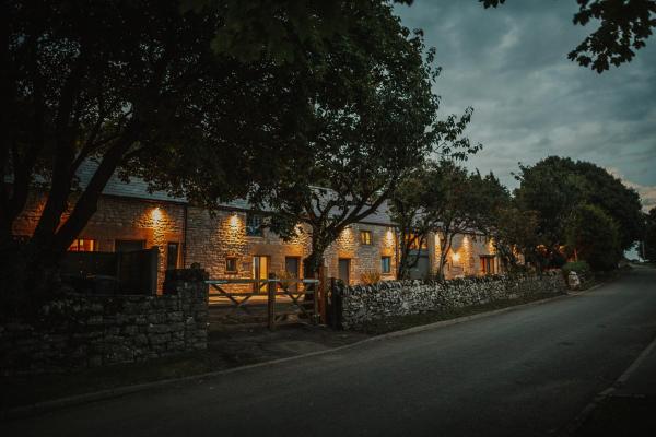 Vicarage Farm Cottages - Buxton, UK