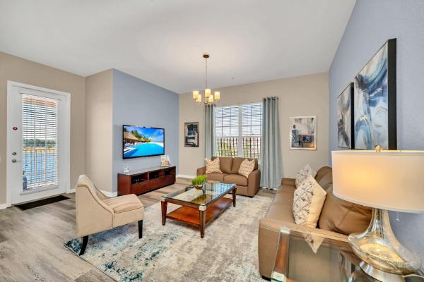 Lakeview Condo Directly Next To Pool Near Wdw - Orlando