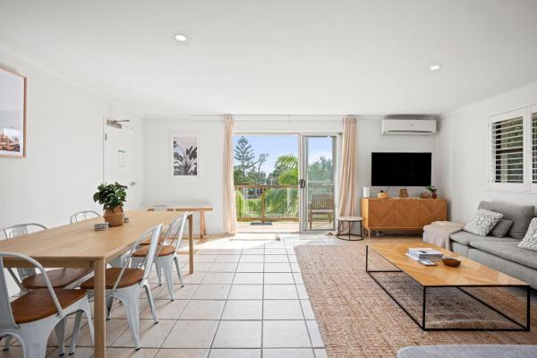 East Coast Escapes | Lawson Beachfront - Byron Bay