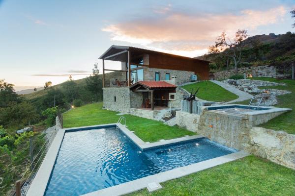 Abraços Dos Avós - Casas Do Monte - Vila Verde