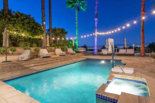 Gorgeous Villa W/pool, Spa, B-ball Court & View! - Los Angeles, CA