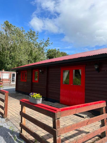 Red Squirrel Lodge - Galway