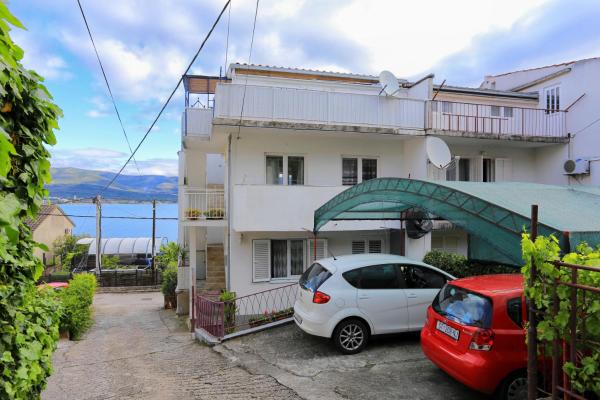 Apartments By The Sea Arbanija, Ciovo - 15595 - Arbanija