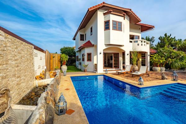 Tropical 6 Bedroom Villa Sanctuary - Hua Hin
