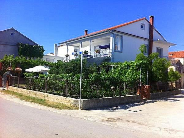 Apartments By The Sea Sukosan - Zadar - 17203 - Bibinje
