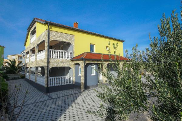 Family Friendly Apartments With A Swimming Pool Novalja, Pag - 17052 - Stara Novalja