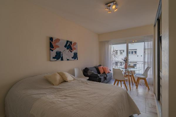 Berlina Hermoso Ambiente C/balcón A La Calle - 