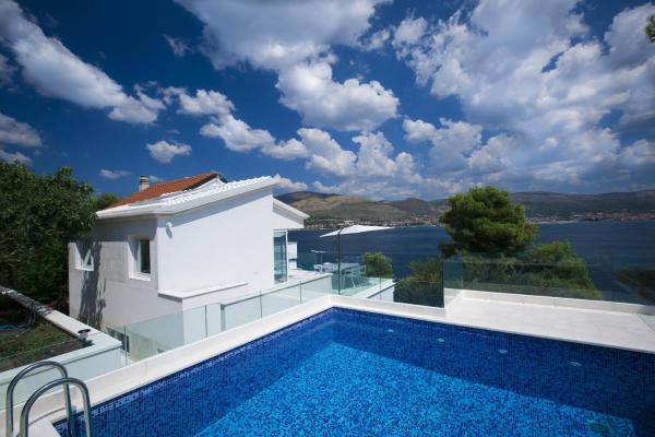 Seaside Family Friendly House With A Swimming Pool Okrug Donji, Ciovo - 17587 - Seget Vranjica
