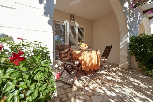 Apartment Mavarstica 17821a - Maslinica