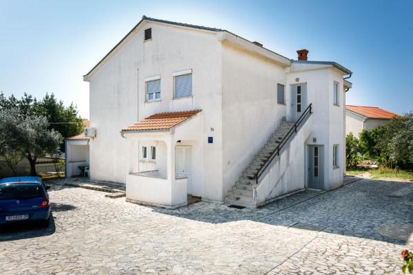 Apartments Mate Balote 54 - Punat