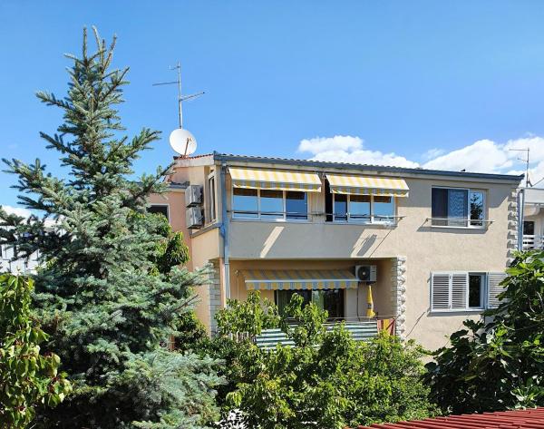 Apartments With A Parking Space Split - 18282 - Split