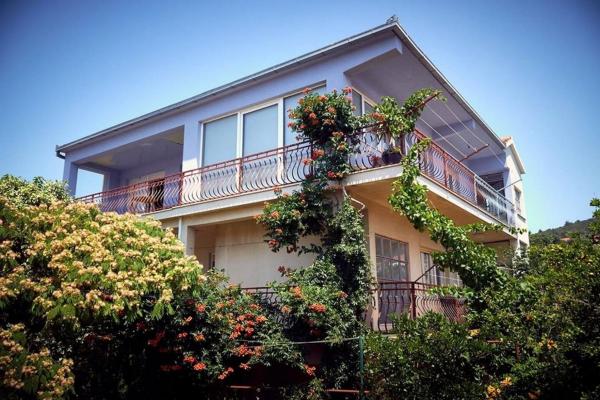 Apartments By The Sea Vinisce, Trogir - 18225 - Croatie
