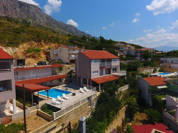Apartments And Rooms With A Swimming Pool Lokva Rogoznica, Omis - 18328 - Croatie