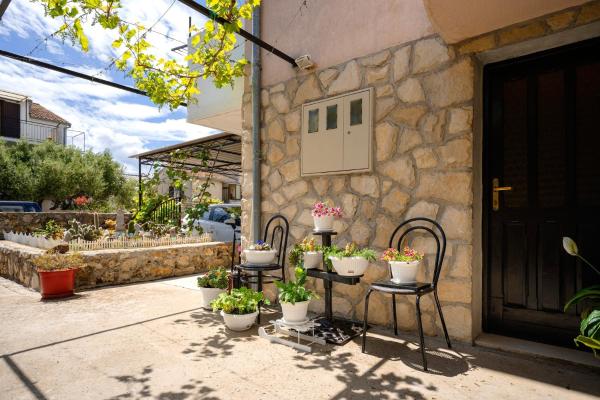 Apartments With Parking Space Stari Grad, Hvar - 18458 - Hvar