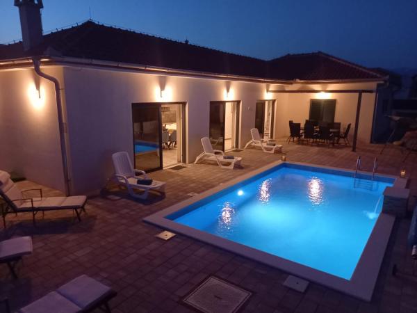 Villa Manuela With Heated Pool 400 Meters From The Sea - By Ta Leut Agency - Alps